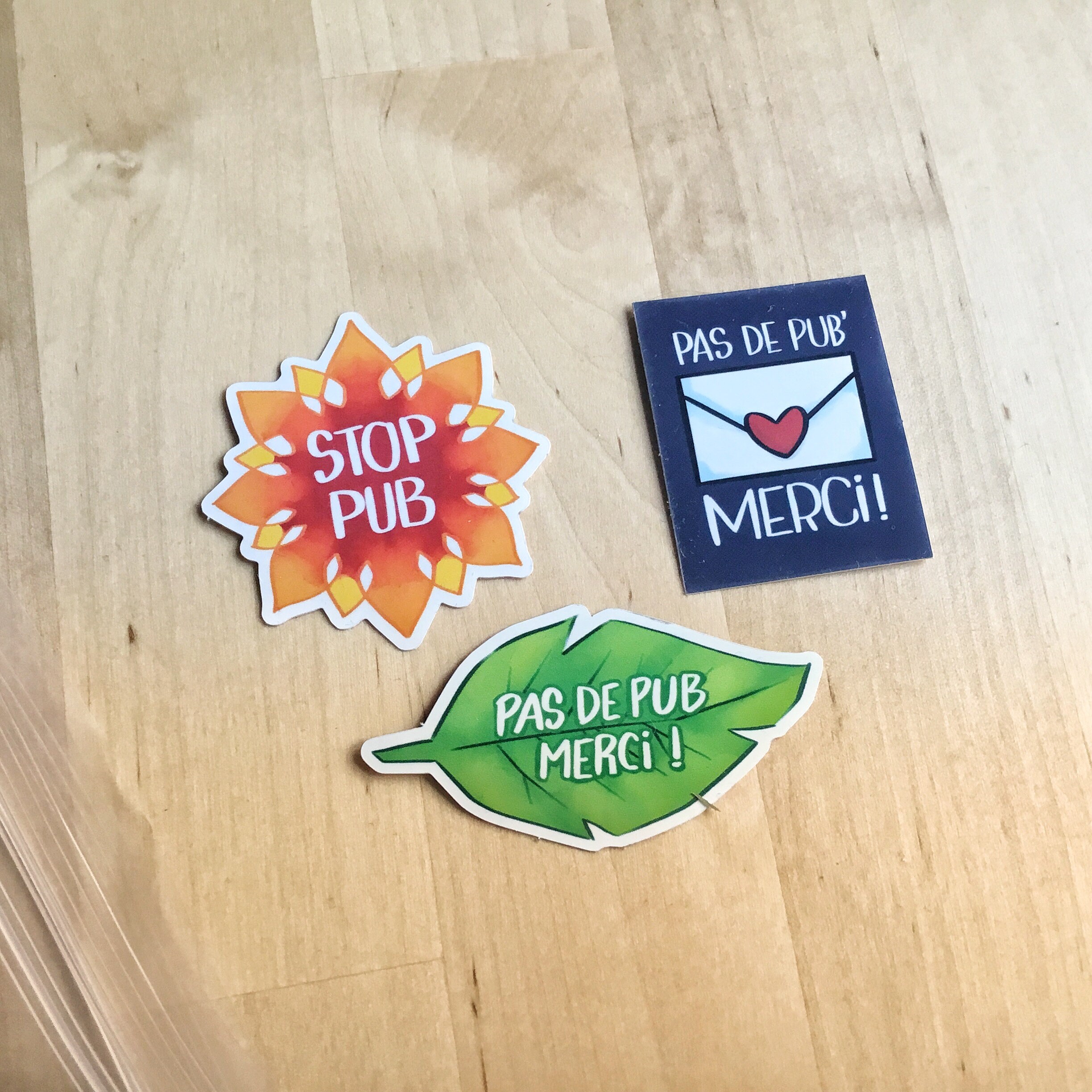 Feuille – Petit Sticker Stop Pub - Ponchou.net
